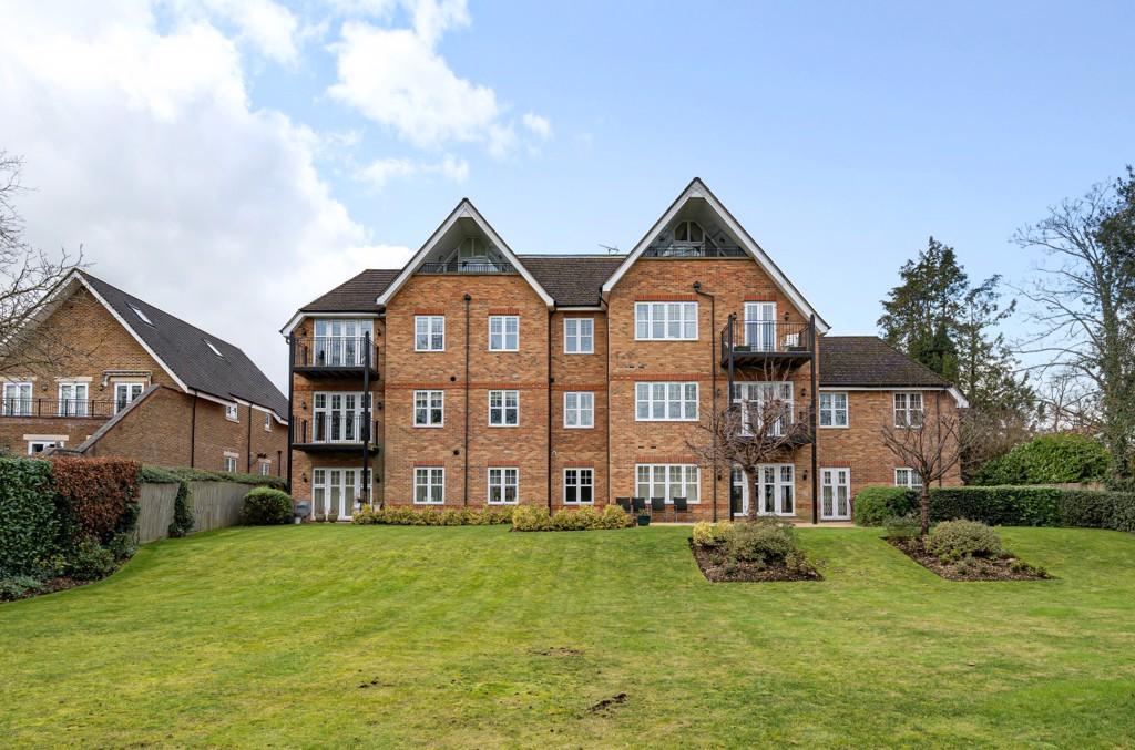 Rutherford House, Packhorse Road... 2 bed apartment - £2,200 pcm (£508 pw)