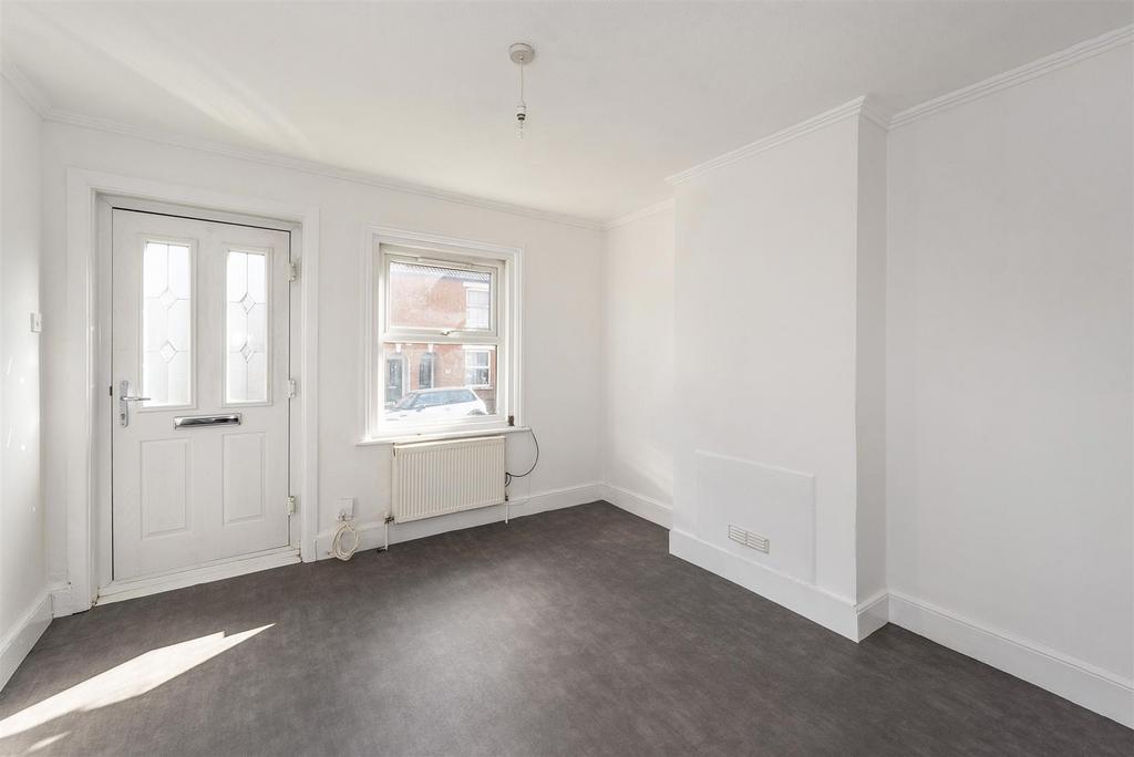 Norfolk Road, Tonbridge 2 bed house - £1,395 pcm (£322 pw)