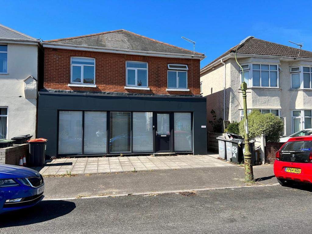 Kimberley Road, Bournemouth, BH6 2 bed flat - £1,250 pcm (£288 pw)