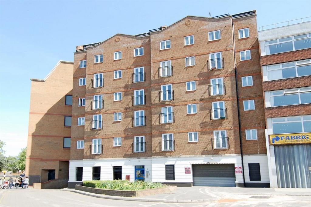 Cheapside, Reading 2 bed apartment - £265,000