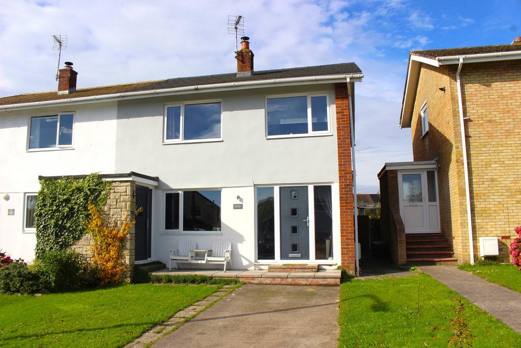 Manor Park, Llantwit Major, CF61 3 bed semi-detached house - £299,995