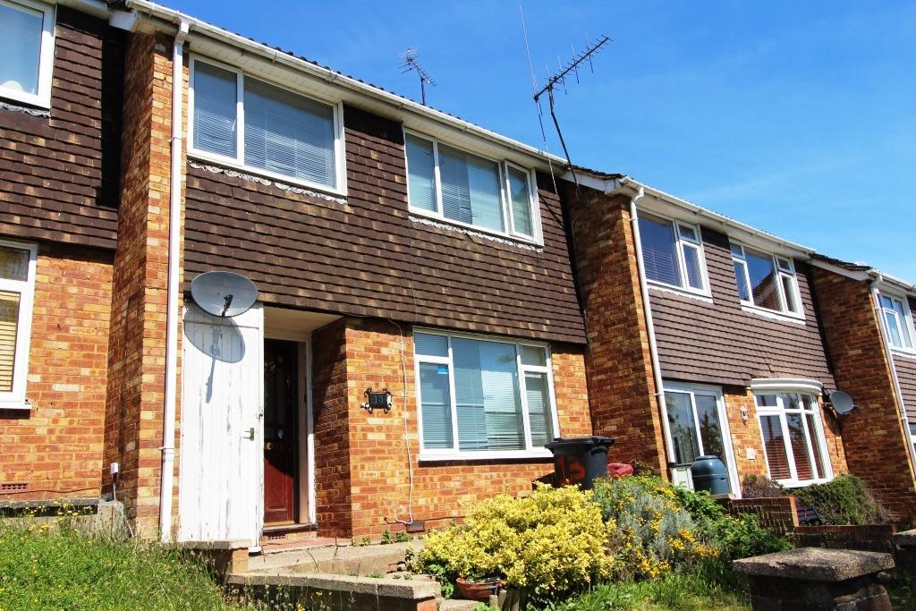 Highover Close, Stopsley, Luton, LU2 3 bed terraced house - £1,400 pcm ...
