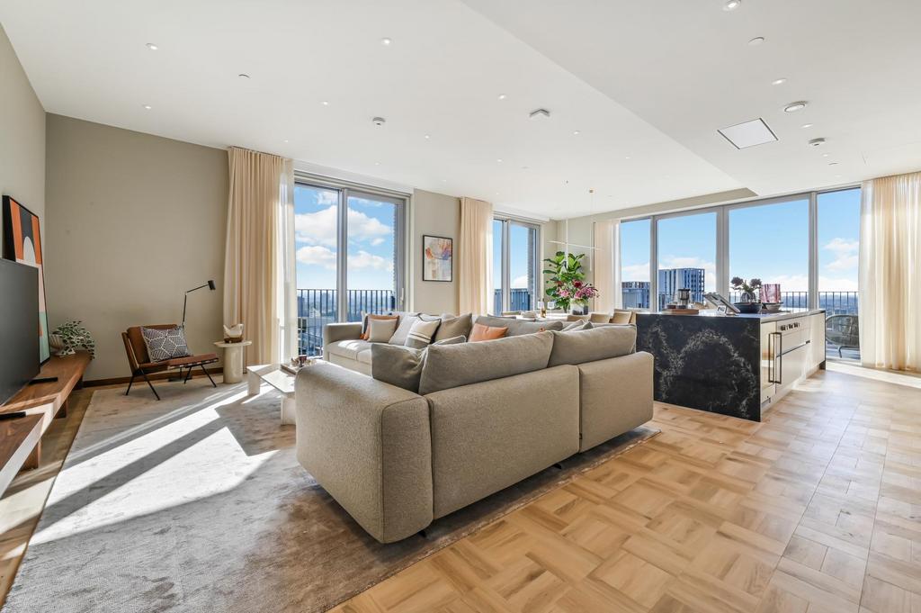 Bloom West Penthouse, Nine Elms... 3 bed apartment to rent - £14,998 ...