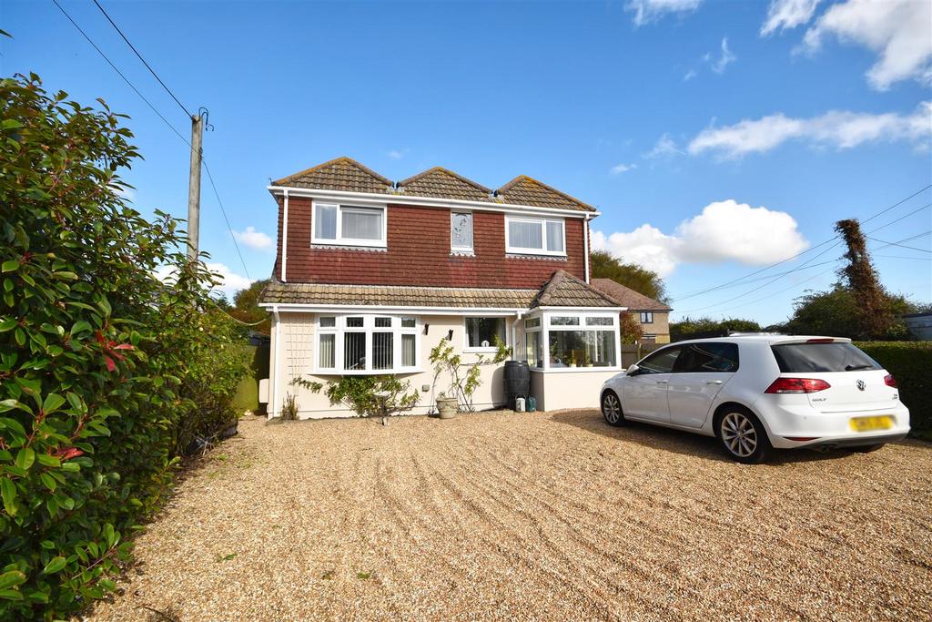 Sea Road, Winchelsea Beach 3 bed detached house for sale - £583,000