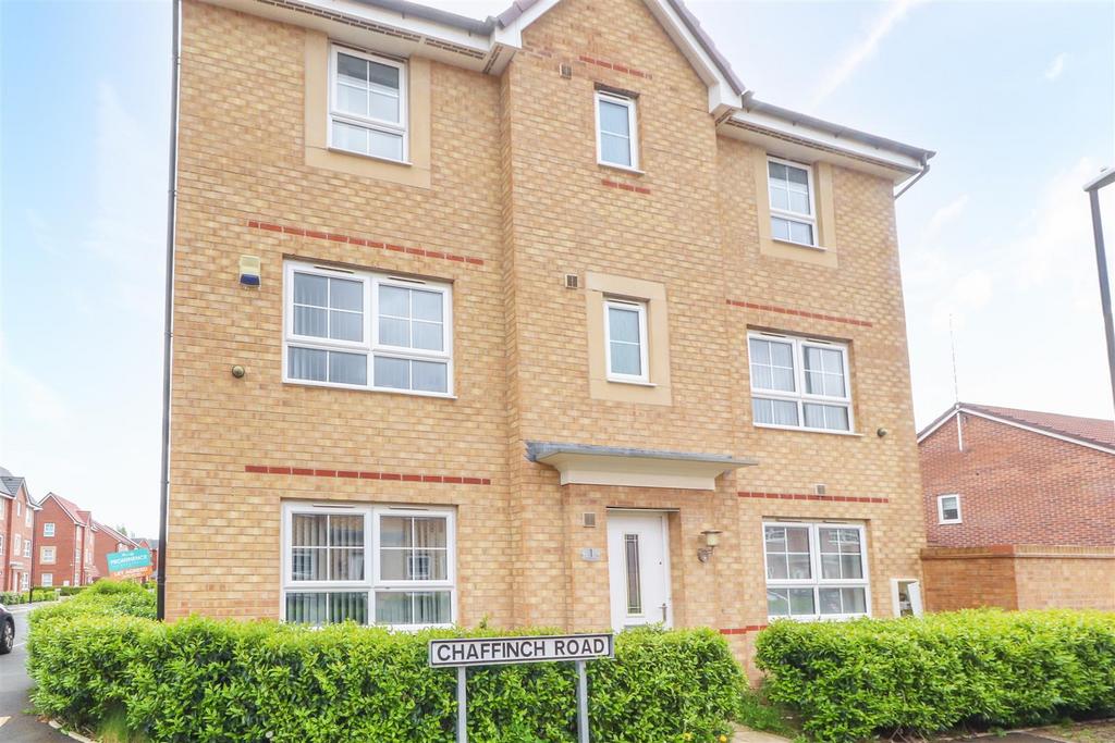 Chaffinch Road, Coventry CV4 5 bed detached house - £2,500 pcm (£577 pw)