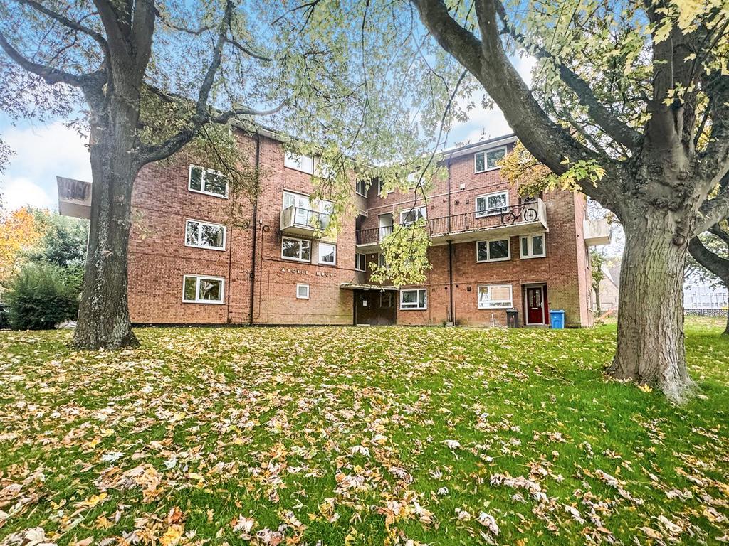 Argyll Street, Corby NN17 4 bed flat for sale - £140,000