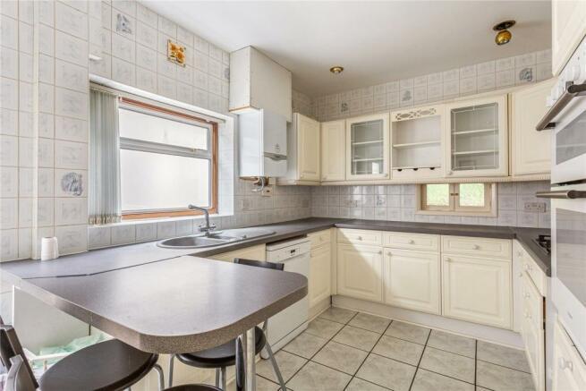 Church Road, Northwood HA6 4 bed detached house for sale - £925,000