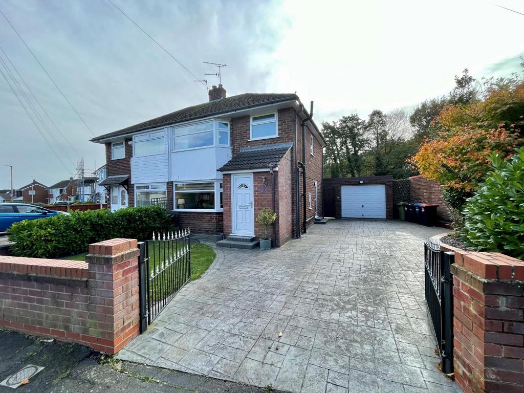 Birkett Avenue, Ellesmere Port 3 bed house - £260,000