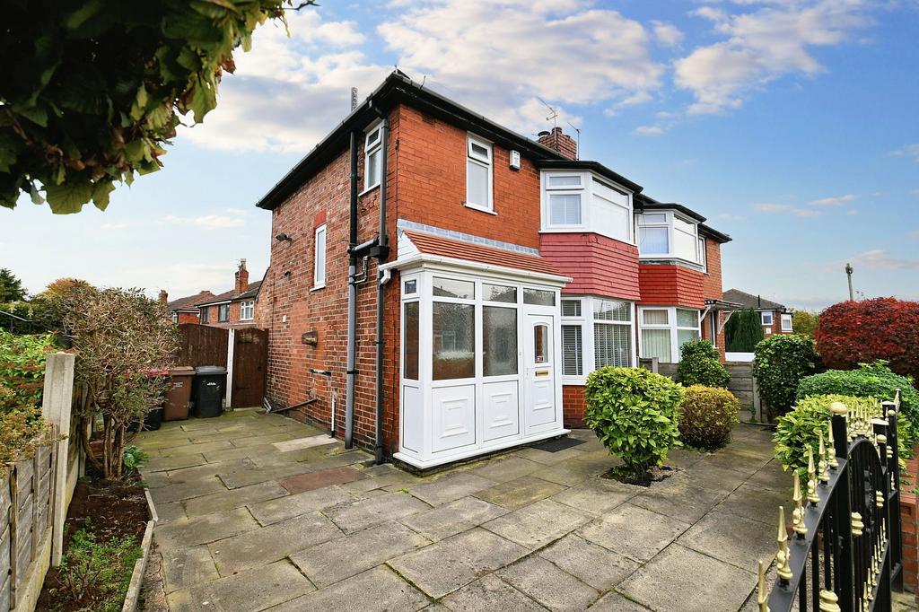 Edison Road, Eccles, M30 3 bed semi-detached house for sale - £245,000