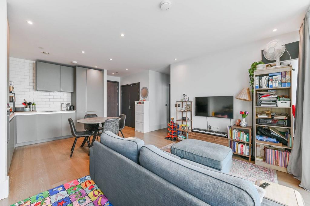 High Street, Croydon, CR0 2 bed flat for sale - £140,000
