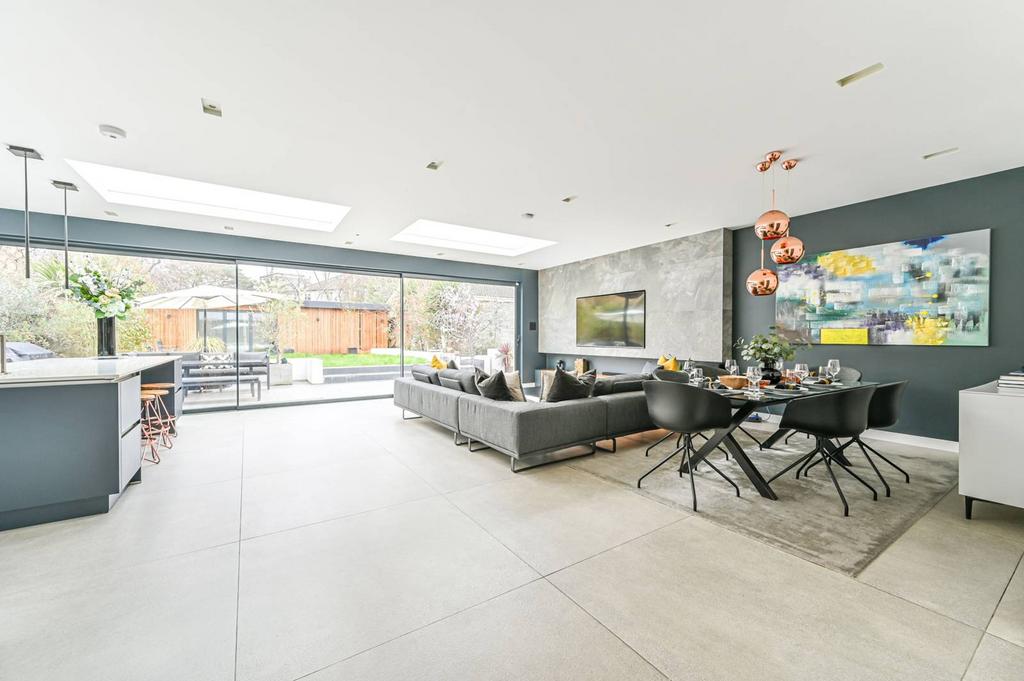 Kings Avenue, Balham, London, SW12 5 bed semi-detached house - £8,004 ...