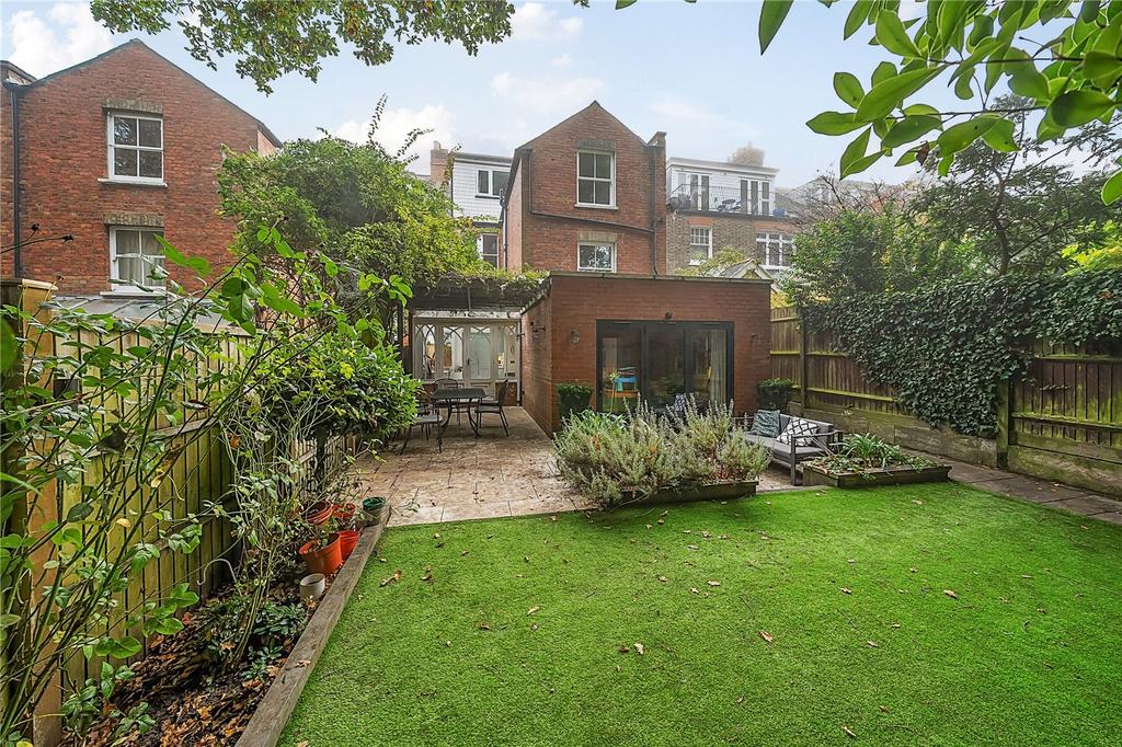 Bishops Road, London, N6 3 bed apartment - £1,400,000