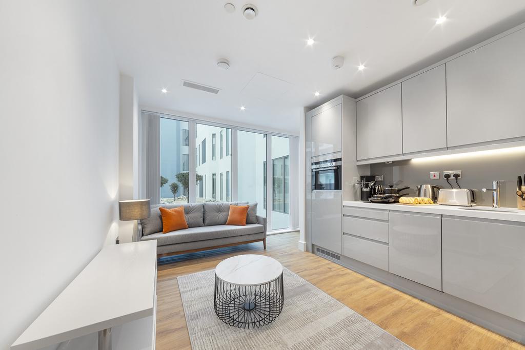West Gate, London W5 Studio - £1,400 pcm (£323 pw)