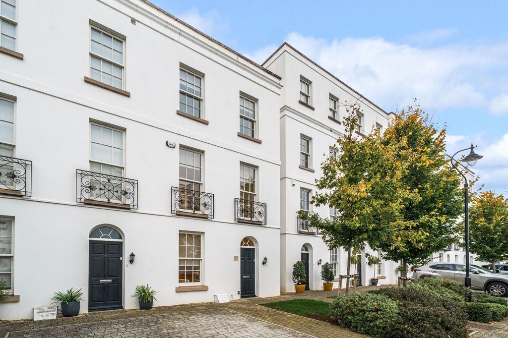 Regency Place, Cheltenham GL52 3 bed detached house for sale - £540,000