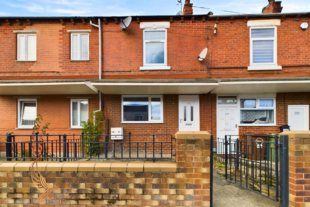 Westfield Lane, South Elmsall WF9 2 bed terraced house - £100,000