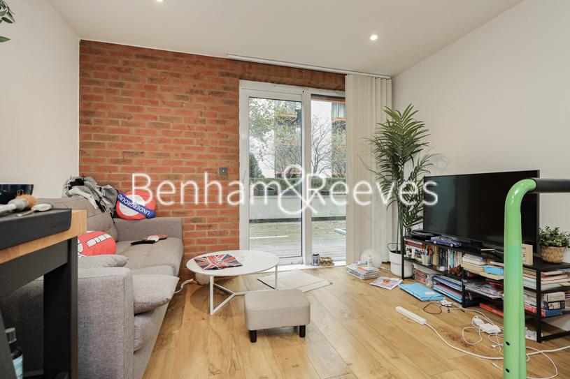 Major Draper Street, Woolwich SE18 1 bed apartment to rent - £1,900 pcm ...