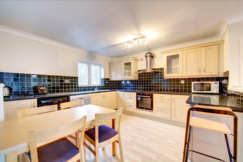 The Ropery, St Peters Basin... 2 bed flat - £850 pcm (£196 pw)