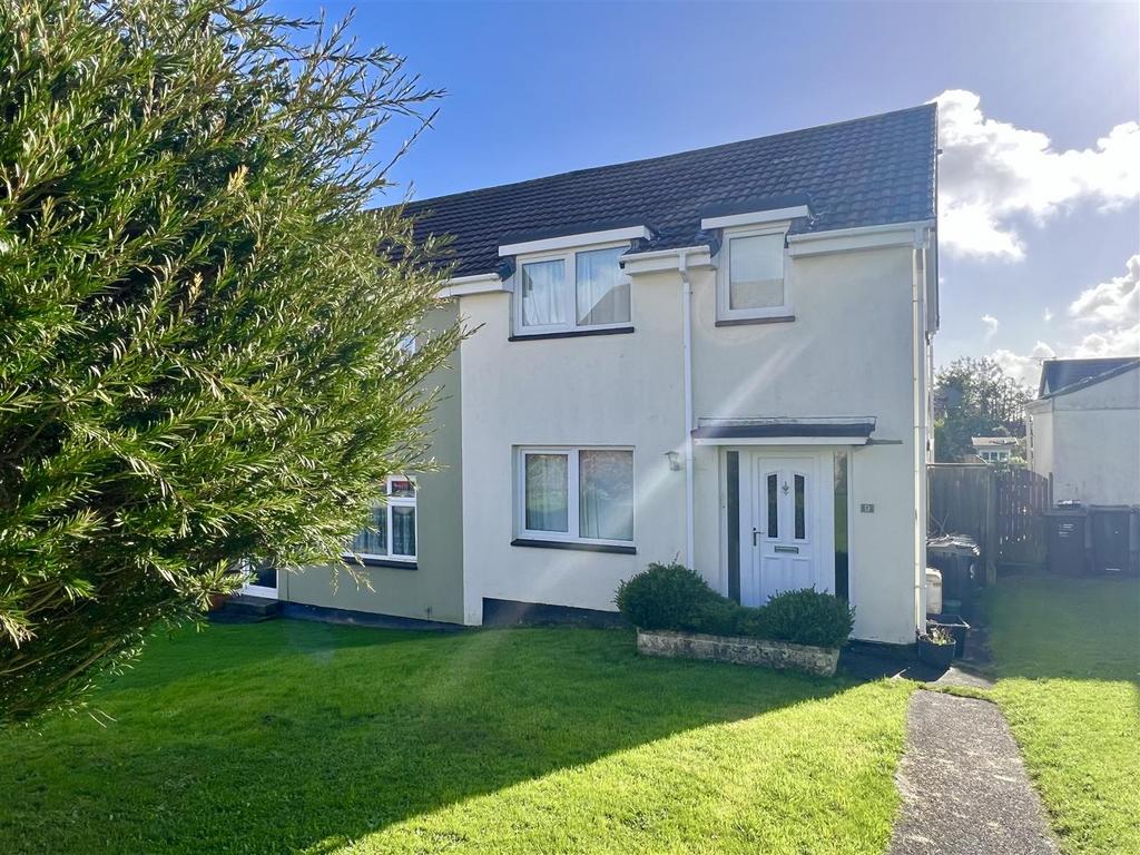 Manor Close, St. Austell 3 bed semi-detached house - £225,000
