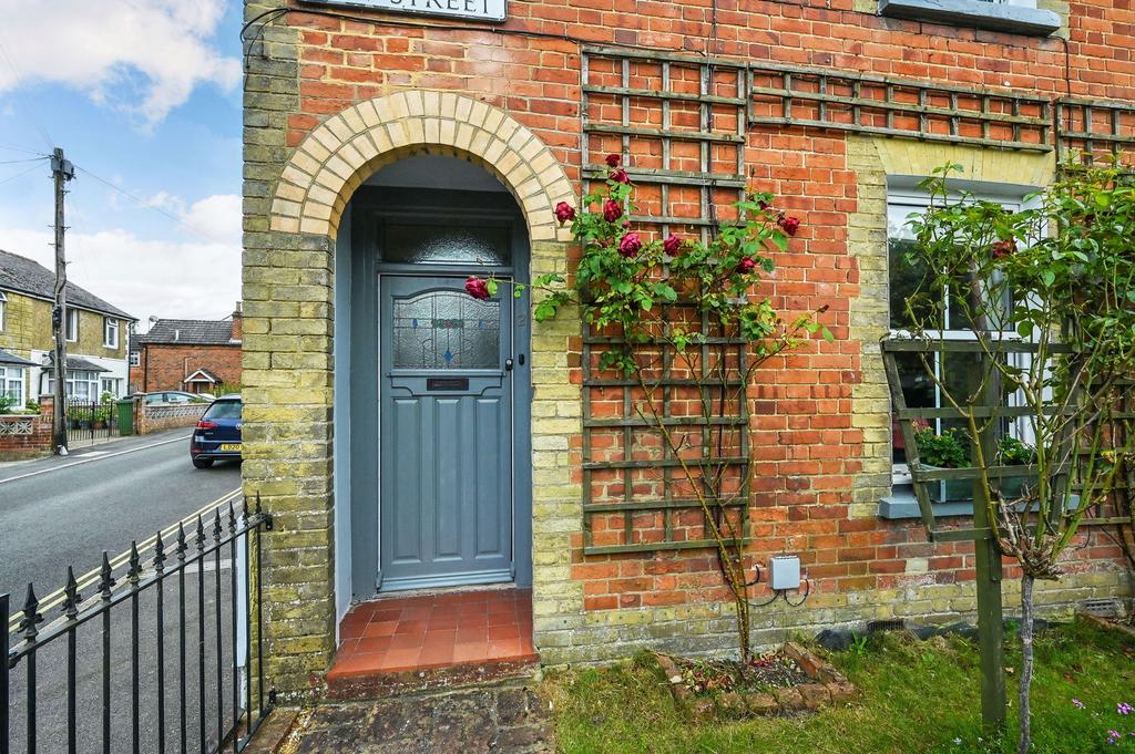 Bow Street, Alton GU34 3 bed semi-detached house for sale - £400,000