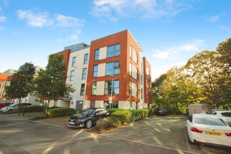 Paxton Drive, Bristol BS3 2 bed apartment - £1,500 pcm (£346 pw)