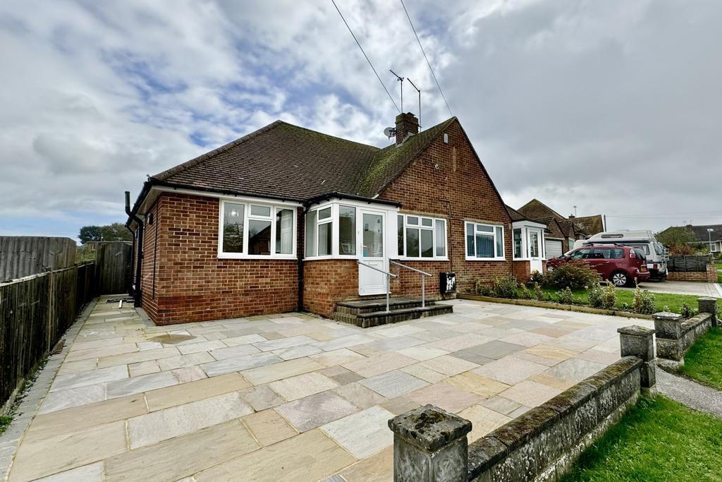 Windmill Road, Polegate, East Sussex... 2 bed bungalow - £300,000