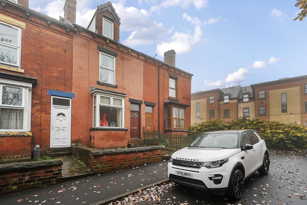 Athlone Terrace, Armley, Leeds, LS12 4 bed terraced house for sale - £ ...
