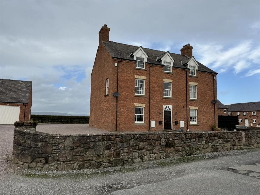 Cloy, Nr Bangor-On-Dee. 4 bed house - £1,200 pcm (£277 pw)