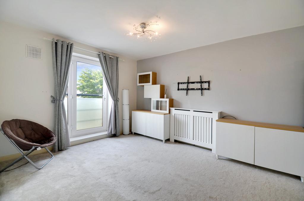 at Daimler Drive, Dunstable... 2 bed apartment - £205,000
