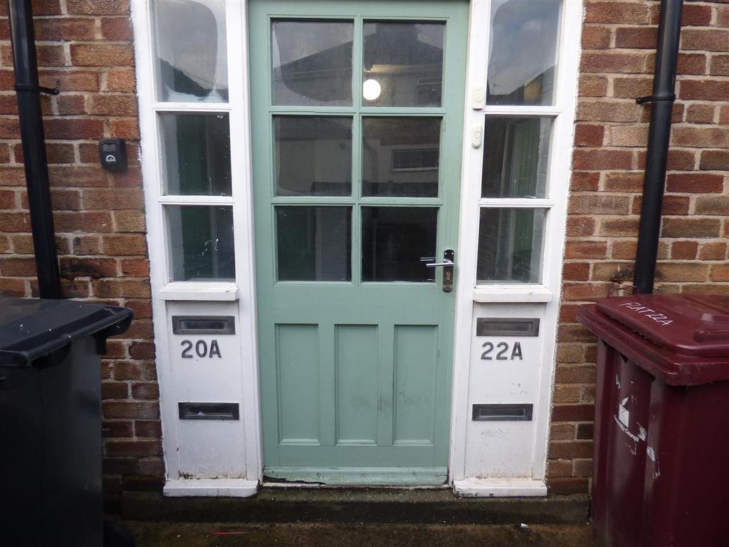 Childwall Lane, Huyton with Roby... 2 bed apartment - £650 pcm (£150 pw)
