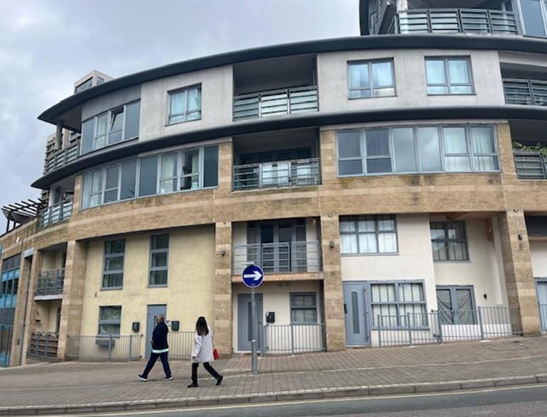 Woking, GU22, GU22 1 bed flat for sale - £250,000