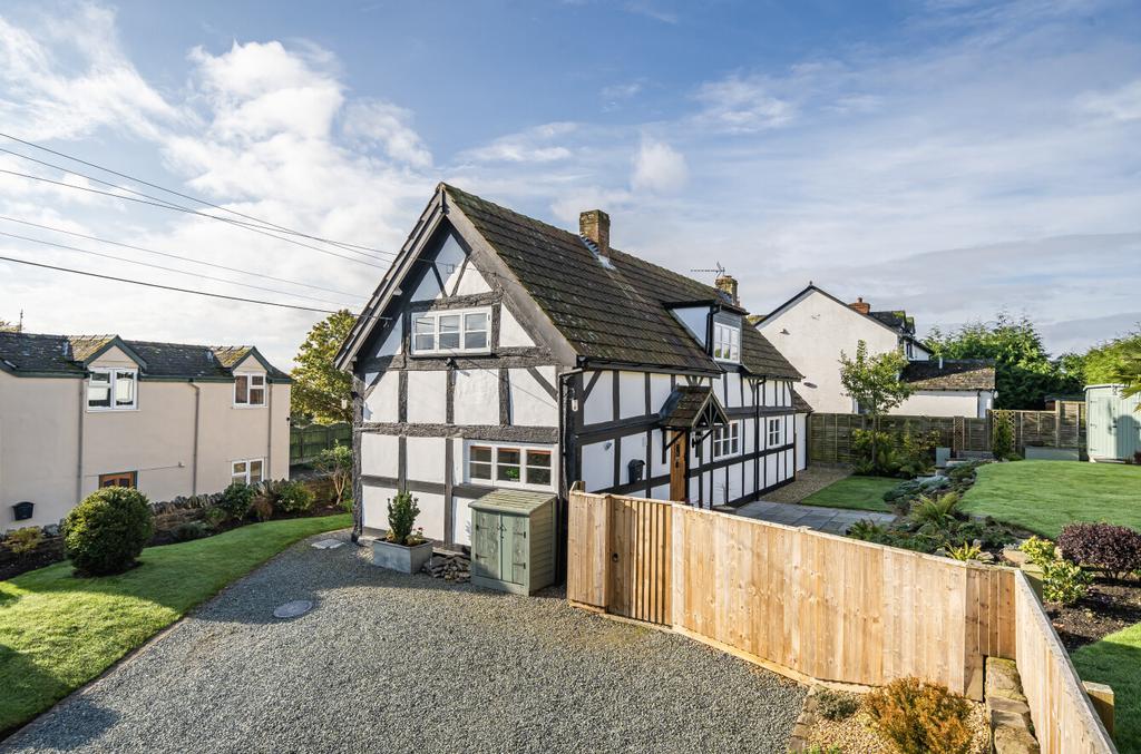 Shobdon, Leominster HR6 3 bed detached house - £425,000
