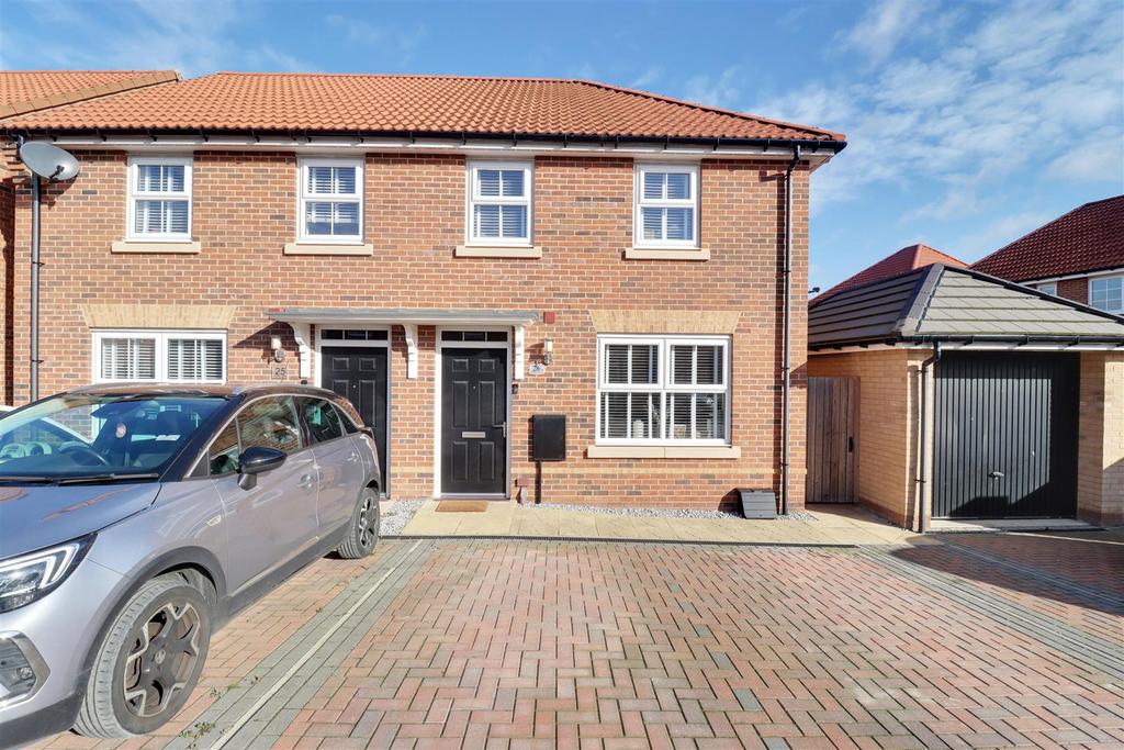 Waudby Close, Hessle 3 bed semi-detached house for sale - £215,000