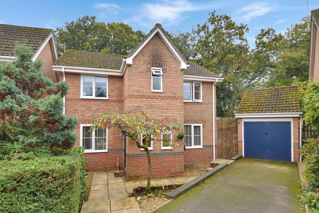 Culm Valley Way, Uffculme, Cullompton 3 bed detached house - £360,000