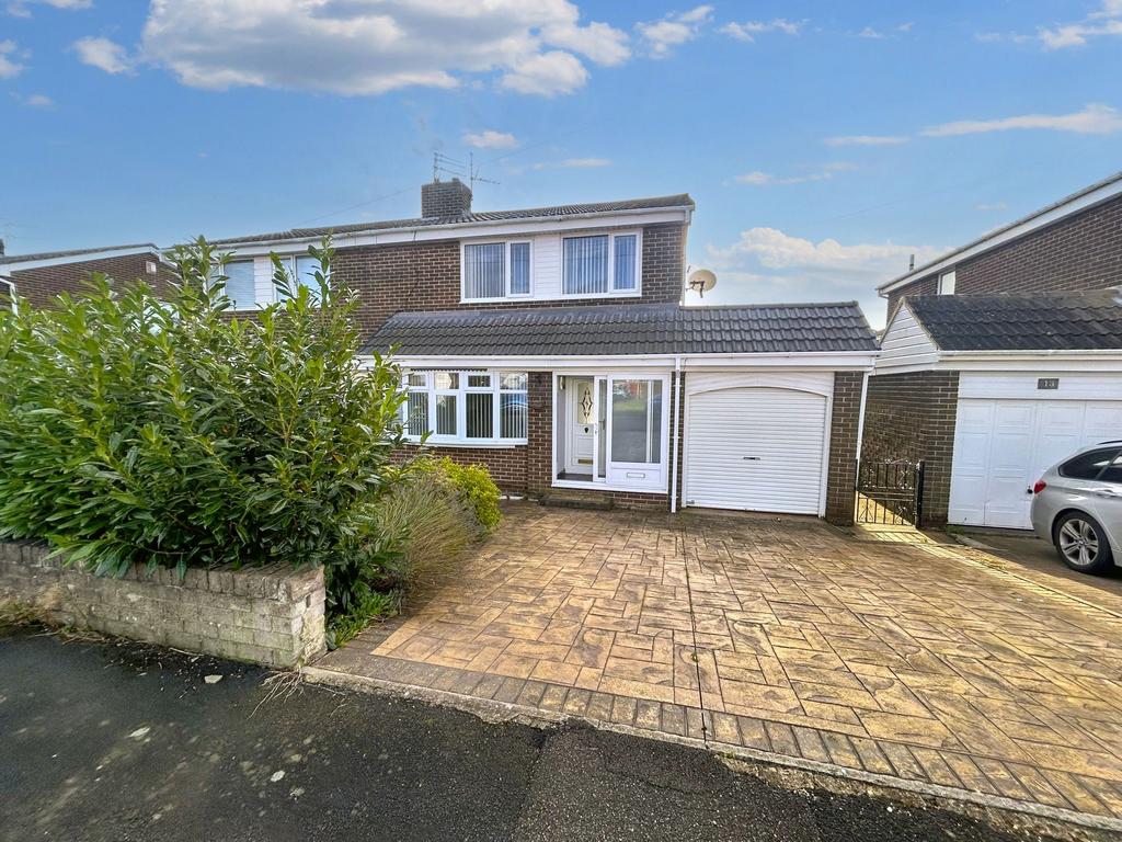 Holystone Avenue, Blyth... 3 bed semi-detached house - £155,000