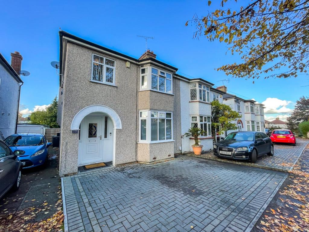 Hall Road, Northfleet, Gravesend... 3 bed semi-detached house for sale - £375,000