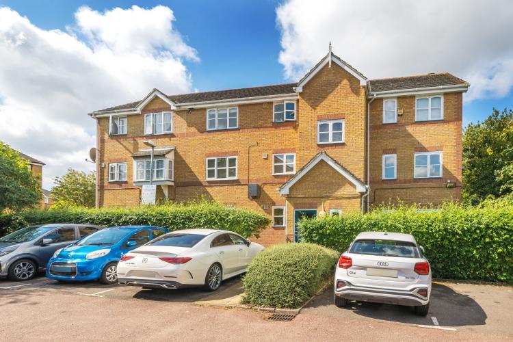 Windmill Drive London NW2 1 bed apartment - £1,450 pcm (£335 pw)