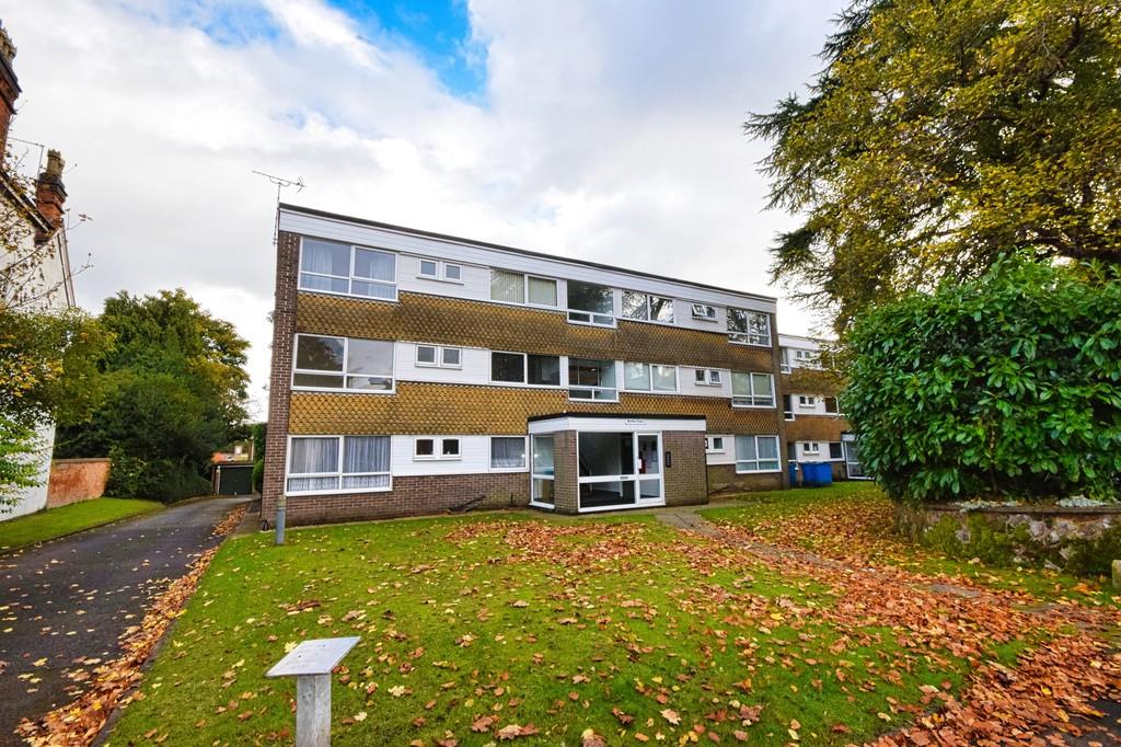 Blythe Court, Solihull B92 2 bed apartment - £1,150 pcm (£265 pw)