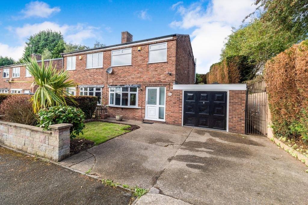 Mapleton Way, Sutton in Ashfield 3 bed semi-detached house - £850 pcm ...