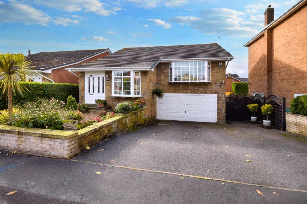 Lime Crescent, Wakefield, West Yorkshire 3 bed detached house - £425,000