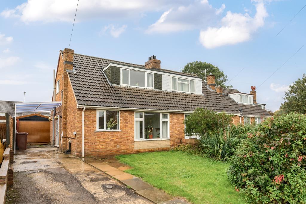 Banbury, Oxfordshire, OX15 3 bed semi-detached bungalow for sale - £300,000