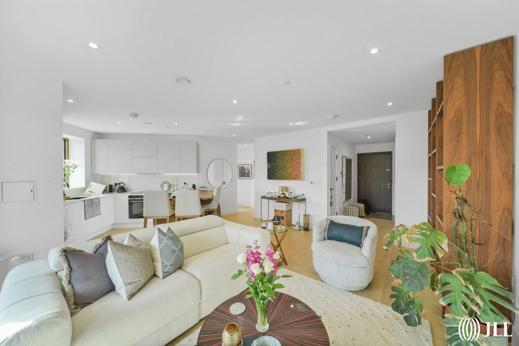 Capital Interchange Way London TW8 2 bed flat for sale - £650,000