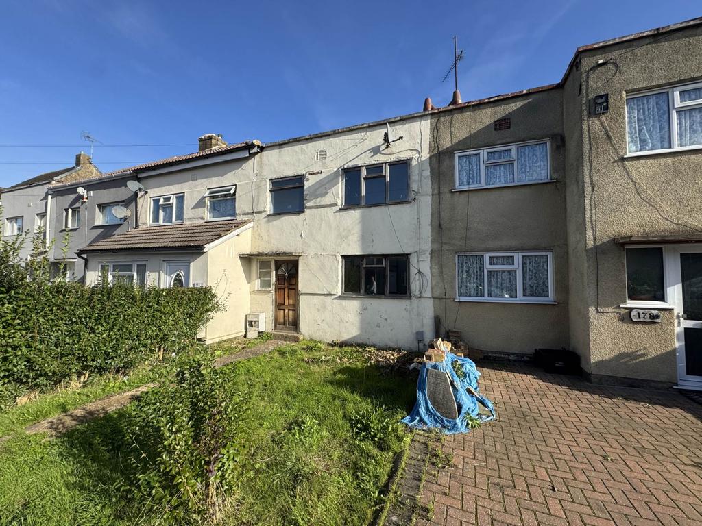 Beechwood Road, Luton LU4 2 bed terraced house - £175,000