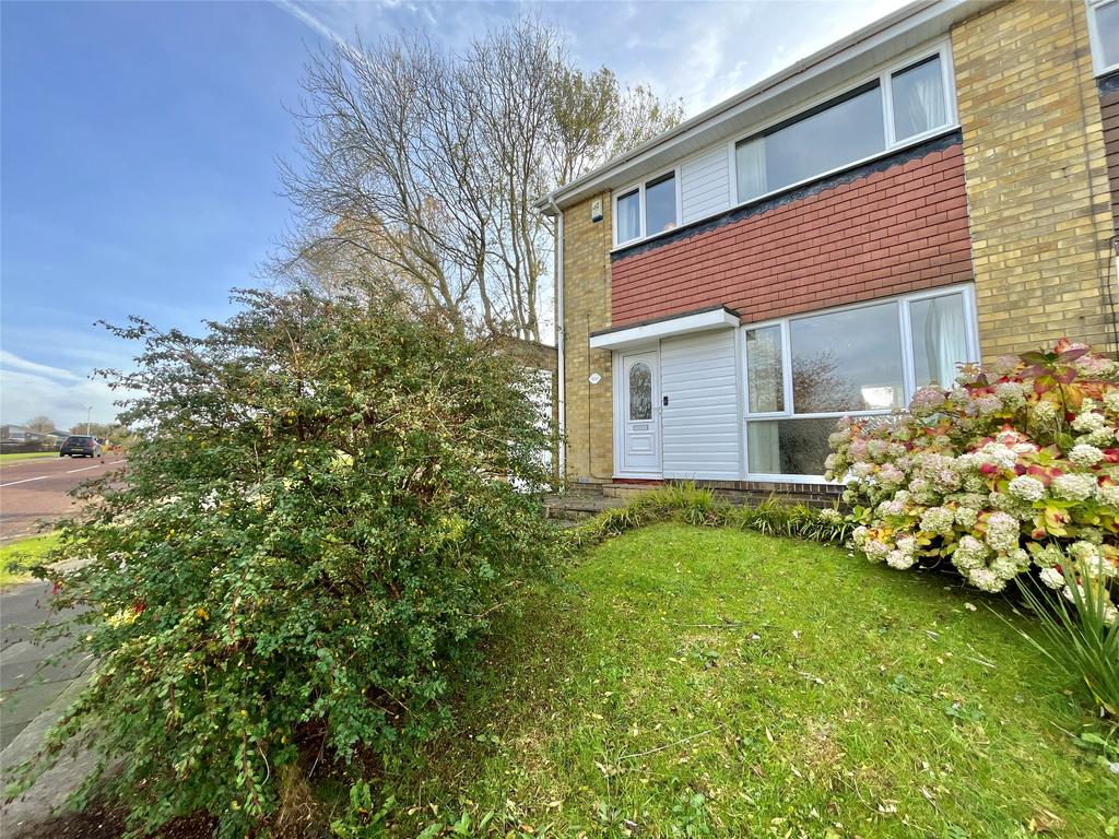 Oakfield Road, Whickham, NE16 3 bed semi-detached house - £225,000