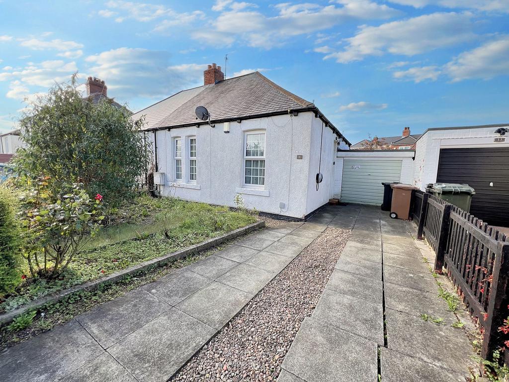 Glebe Road, Forest hall, Newcastle... 3 bed bungalow for sale - £205,000
