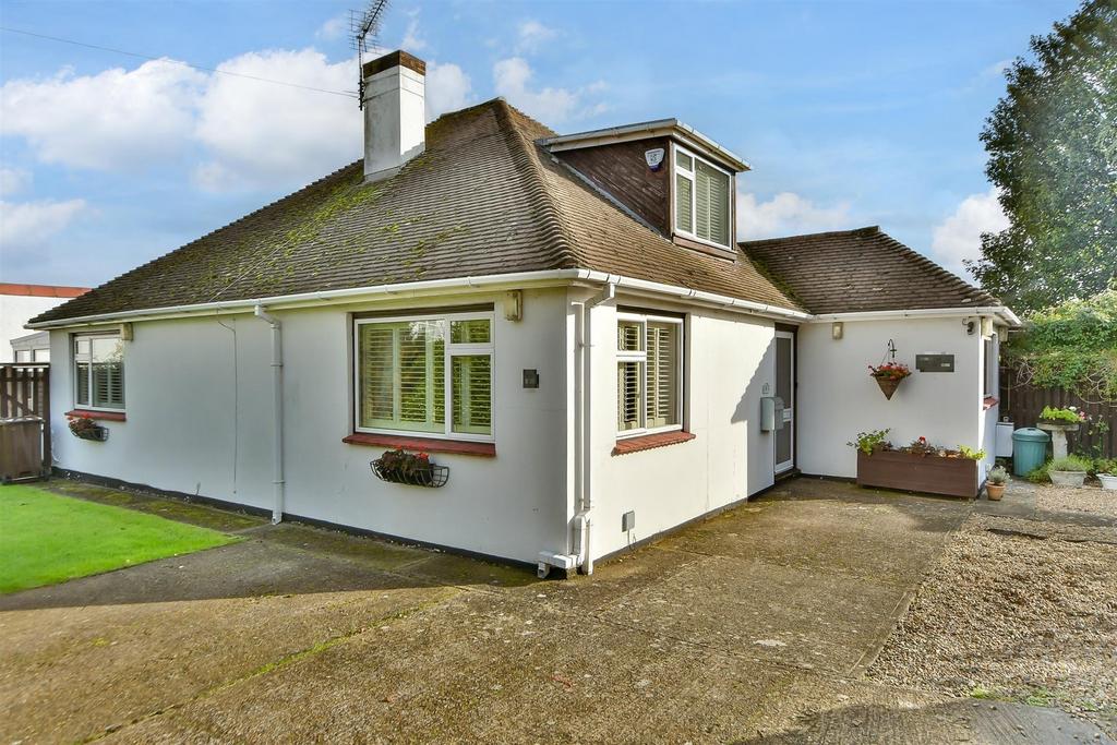 Twydall Lane, Twydall, Gillingham, Kent 2 bed chalet for sale - £475,000