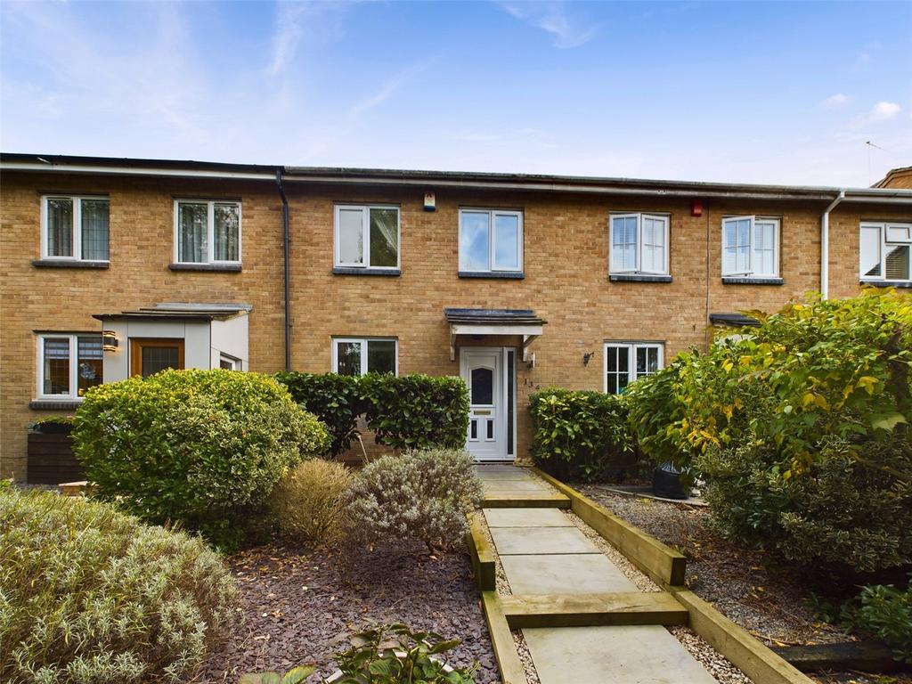 Latimer Drive, Steeple View, SS15 3 bed terraced house - £350,000