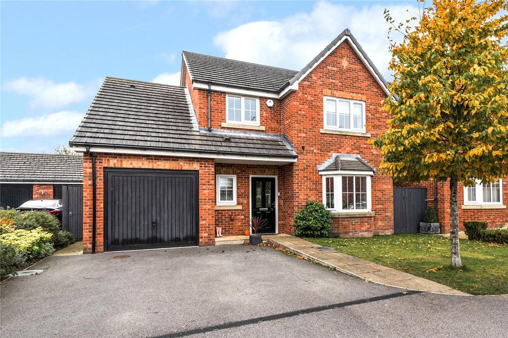 Shayfield Drive, Carlton, Wakefield... 4 bed detached house - £450,000