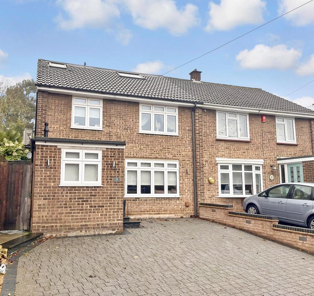 Strand Close, Meopham, Kent 4 bed semi-detached house - £550,000