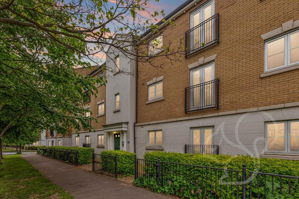 Tufnell Way, Colchester 2 bed apartment - £1,200 pcm (£277 pw)