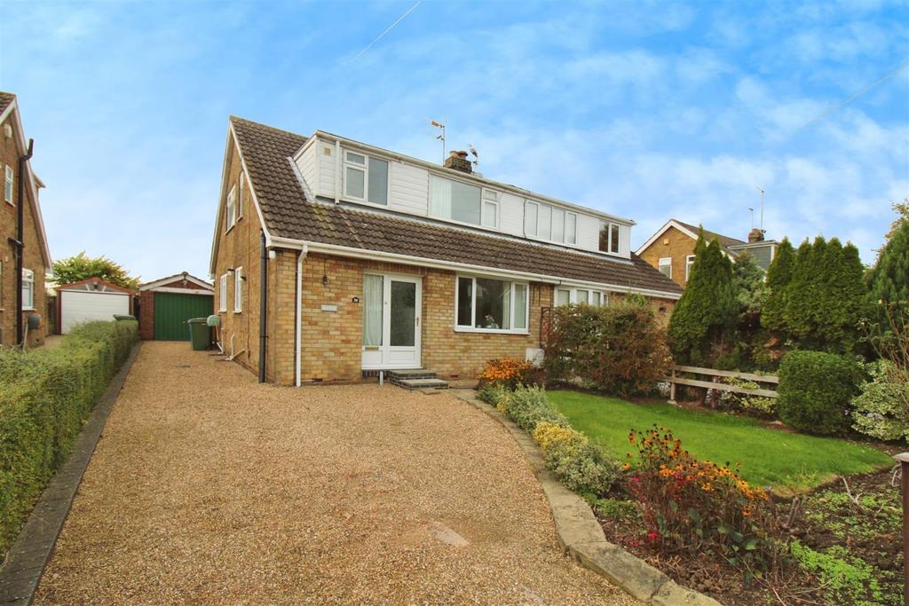 Glebe Road, Wawne, Hull 3 bed semi-detached bungalow - £215,000